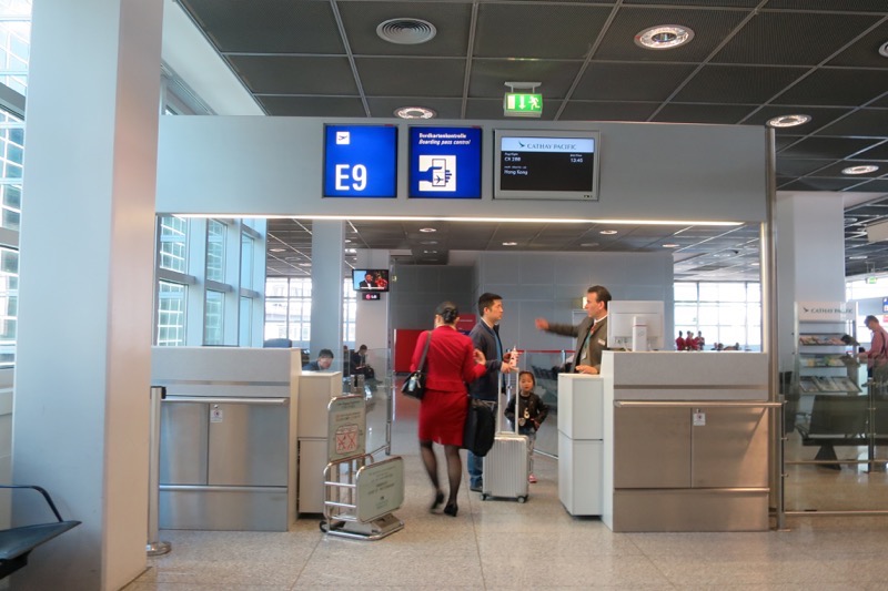 ドイツ発・キャセイパシフィック航空CX288便で香港国際空港まで飛んでみた。 - 毎日ビール.jp