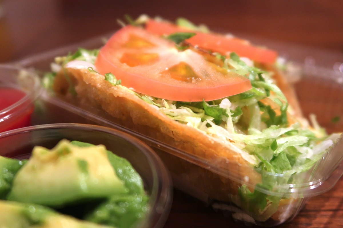 那覇・曙「タコスプーン（TACO SPOON）」溢れるボリューム！ガッツリ系タコライス屋さん - 毎日ビール.jp