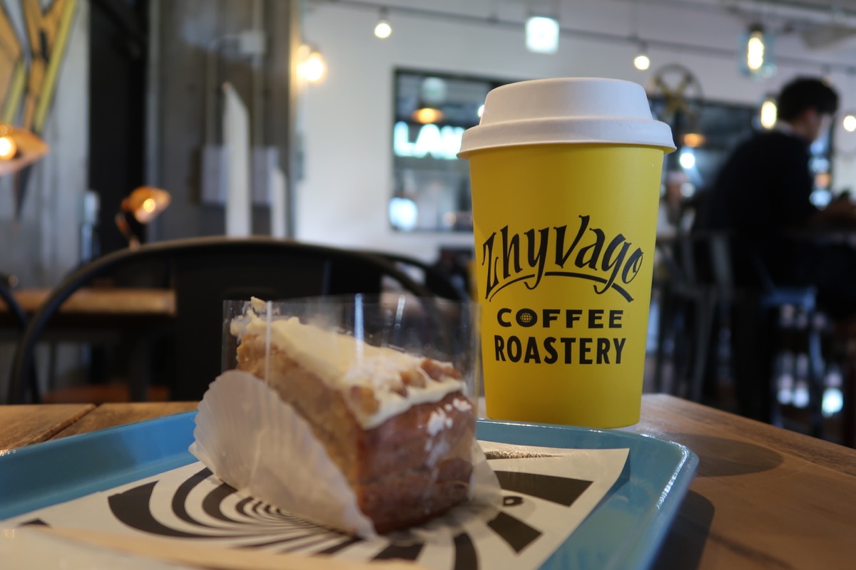 北谷「ZHYVAGO COFFEE ROASTERY」アメリカ西海岸ラヴァーに推したいお気に入りカフェ。 - 毎日ビール.jp