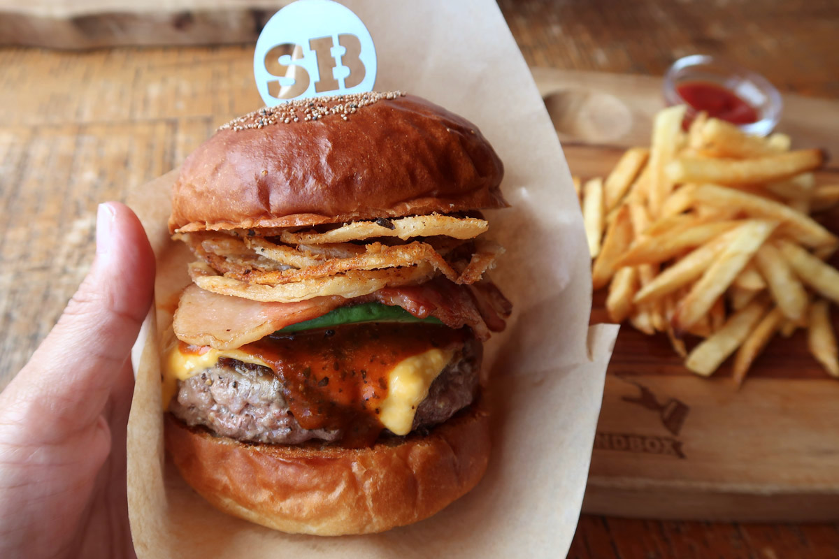 北谷町「Sandbox Burgers」肉厚でウマい！味わいマシマシなアメリカンハンバーガー！ - 毎日ビール.jp