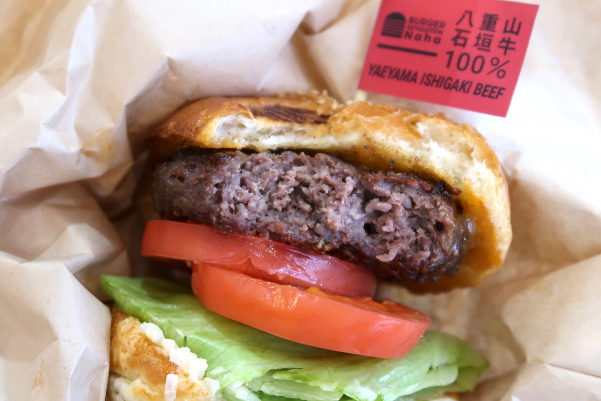 「Burger Revolution Naha」こだわりの高級和牛バーガー！八重山石垣牛パティを食べてみた【PR】 - 毎日ビール.jp
