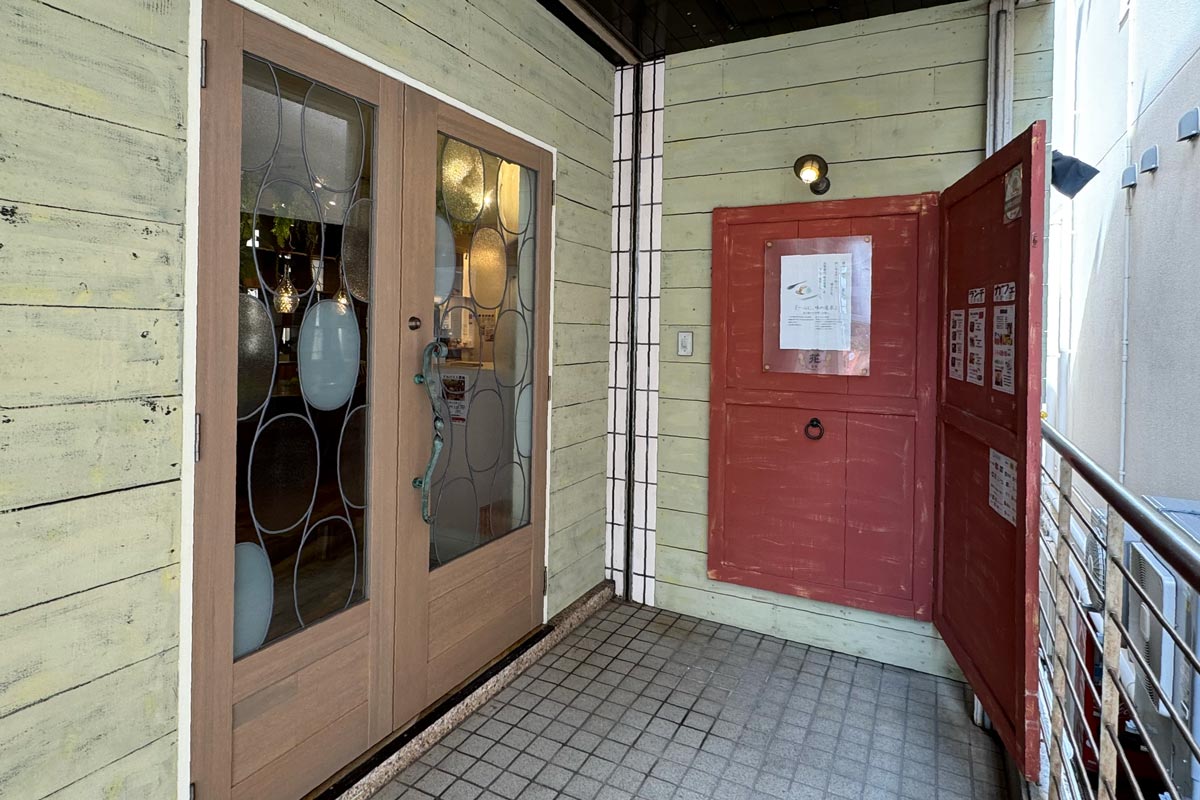 那覇市「花商ファクトリーカフェ」ジーマーミ豆腐の食べ放題付きランチ！好みの味を探そう。 - 毎日ビール.jp